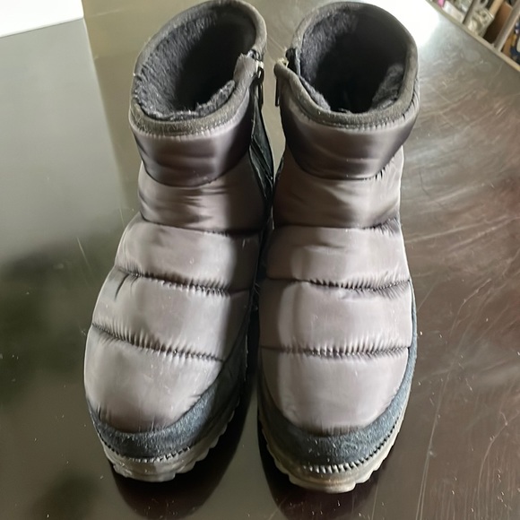 UGG | Shoes | Ugg Black Mini Ridge Puffer Snow Boot | Poshmark